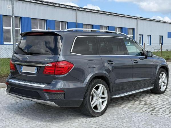Pelēks Mercedes-Benz GL 350 2015 Tauragė, ar dzinēja tilpumu 3.00 L un nobraukumu 339 tūkst. km par 13500 €, foto 3 vietnē AUTOMOTO.COM.LV