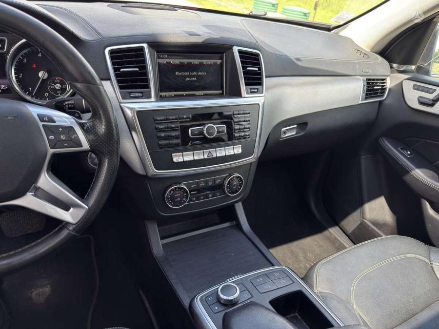 Pelēks Mercedes-Benz GL 350 2015 Tauragė, ar dzinēja tilpumu 3.00 L un nobraukumu 339 tūkst. km par 13500 €, foto 17 vietnē AUTOMOTO.COM.LV