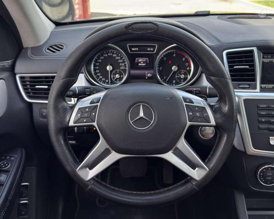 Pelēks Mercedes-Benz GL 350 2015 Tauragė, ar dzinēja tilpumu 3.00 L un nobraukumu 339 tūkst. km par 13500 €, foto 21 vietnē AUTOMOTO.COM.LV
