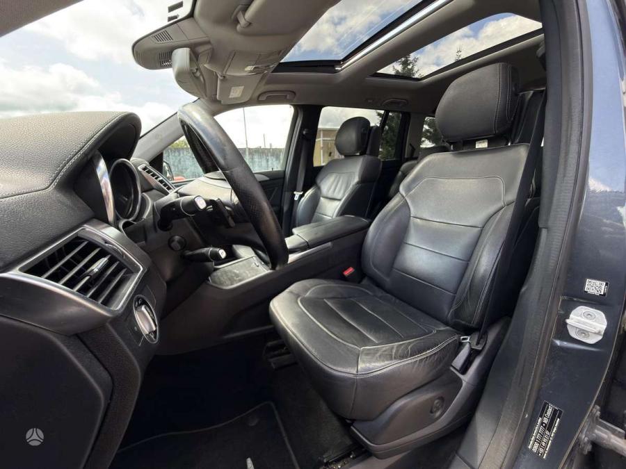 Pelēks Mercedes-Benz GL 350 2015 Tauragė, ar dzinēja tilpumu 3.00 L un nobraukumu 339 tūkst. km par 13500 €, foto 24 vietnē AUTOMOTO.COM.LV
