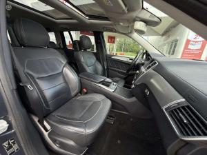 Pelēks Mercedes-Benz GL 350 2015 Tauragė, ar dzinēja tilpumu 3.00 L un nobraukumu 339 tūkst. km par 13500 €, foto 25 vietnē AUTOMOTO.COM.LV