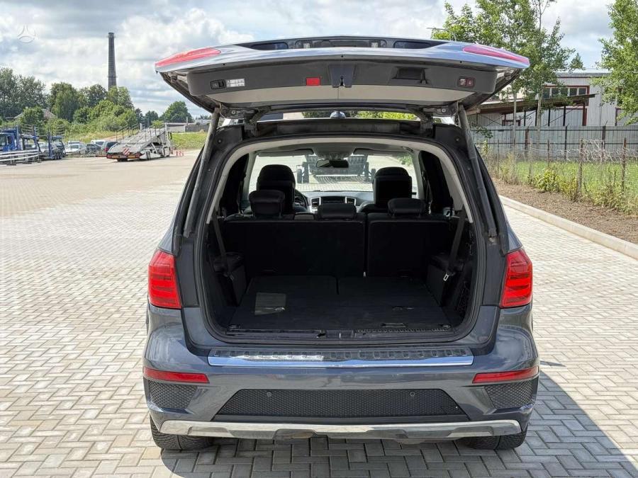 Pelēks Mercedes-Benz GL 350 2015 Tauragė, ar dzinēja tilpumu 3.00 L un nobraukumu 339 tūkst. km par 13500 €, foto 28 vietnē AUTOMOTO.COM.LV