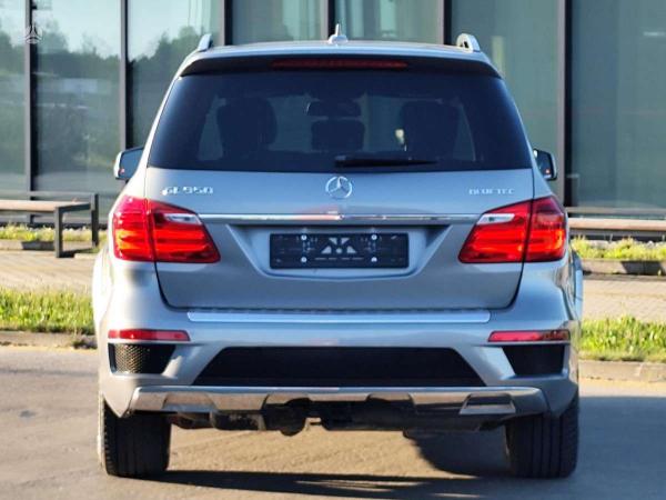 Pelēks Mercedes-Benz GL 350 2016 Šauļi, ar dzinēja tilpumu 3.00 L un nobraukumu 251 tūkst. km par 24500 €, foto 7 vietnē AUTOMOTO.COM.LV