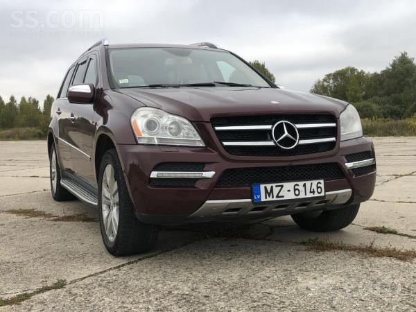 Sarkans Mercedes-Benz GL 350 2010 Rīga, ar dzinēja tilpumu 3.00 L un nobraukumu 290 tūkst. km par 10999 €, foto 1 vietnē AUTOMOTO.COM.LV
