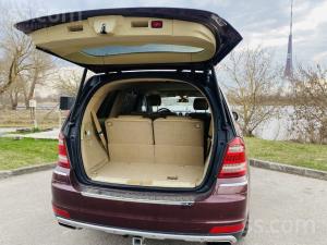 Sarkans Mercedes-Benz GL 350 2010 Rīga, ar dzinēja tilpumu 3.00 L un nobraukumu 290 tūkst. km par 10999 €, foto 5 vietnē AUTOMOTO.COM.LV