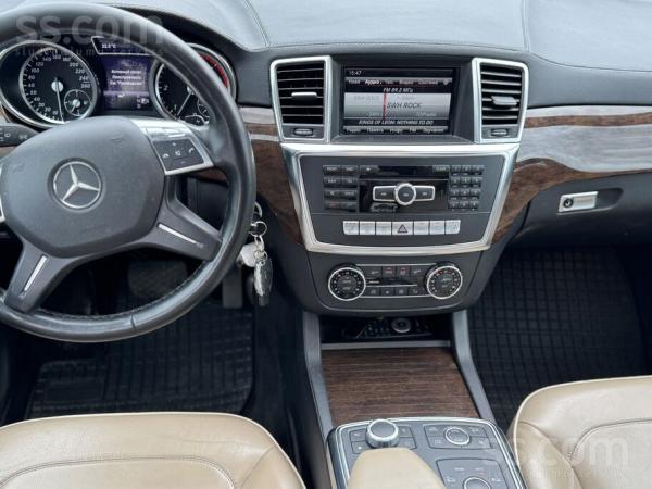 Violet Mercedes-Benz GL 350 2013 in Riga, with an engine capacity of 3.00 L and mileage of 0 thousand km for 15900 €, photo 6 on AUTOMOTO.COM.LV