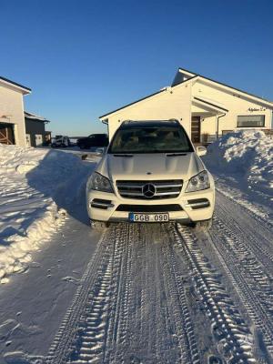 White Mercedes-Benz GL 350 2010 in Telschi, with an engine capacity of 2.99 L and mileage of 323 thousand km for 10500 €, photo  on AUTOMOTO.COM.LV