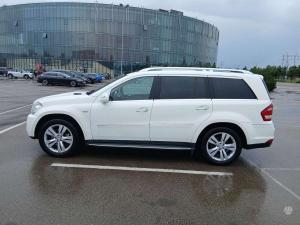 White Mercedes-Benz GL 350 2010 in Siauliai, with an engine capacity of 2.99 L and mileage of 270 thousand km for 8800 €, photo 8 on AUTOMOTO.COM.LV
