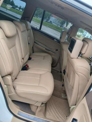 White Mercedes-Benz GL 350 2010 in Siauliai, with an engine capacity of 2.99 L and mileage of 270 thousand km for 8800 €, photo 16 on AUTOMOTO.COM.LV