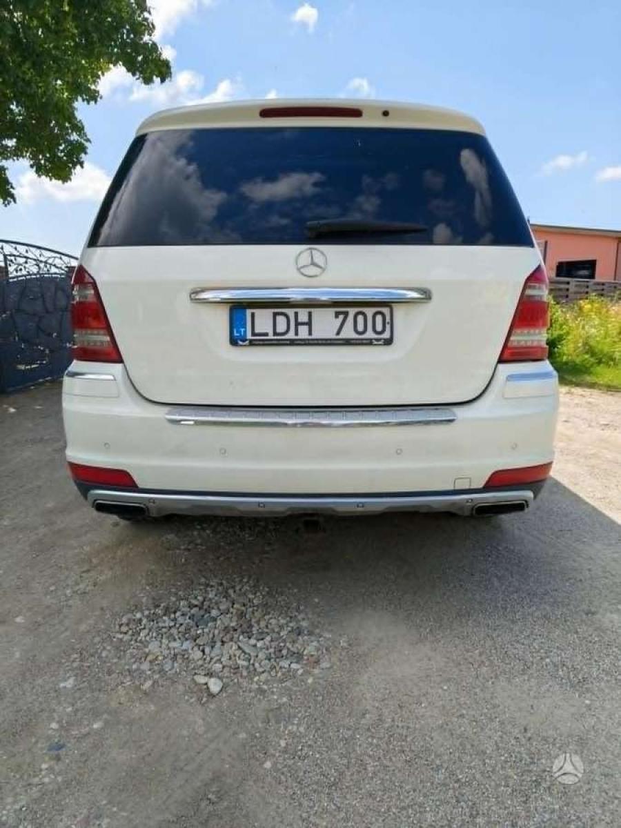 Balts Mercedes-Benz GL 350 2010 Klaipėda, ar dzinēja tilpumu 3.00 L un nobraukumu 335 tūkst. km par 9500 €, foto 21 vietnē AUTOMOTO.COM.LV