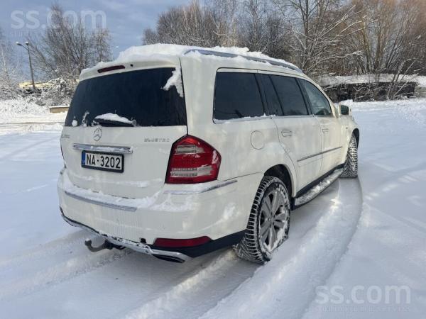 Balts Mercedes-Benz GL 350 2012 Rīga, ar dzinēja tilpumu 3.00 L un nobraukumu 310 tūkst. km par 10000 €, foto 2 vietnē AUTOMOTO.COM.LV
