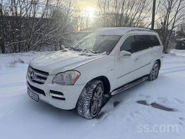 Balts Mercedes-Benz GL 350 2012 Rīga, ar dzinēja tilpumu 3.00 L un nobraukumu 310 tūkst. km par 10000 €, foto 4 vietnē AUTOMOTO.COM.LV