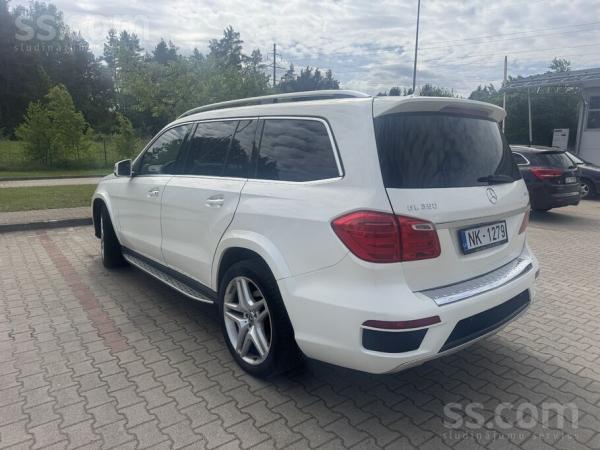 White Mercedes-Benz GL 350 2012 in Riga, with an engine capacity of 3.00 L and mileage of 296 thousand km for 22500 €, photo 3 on AUTOMOTO.COM.LV