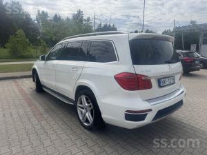 Белый Мерседес ГЛ 350 2012 в Рига, объемом двигателя 3.00 л и пробегом 296 тыс. км за 22500 €, фото 4 на AUTOMOTO.COM.LV