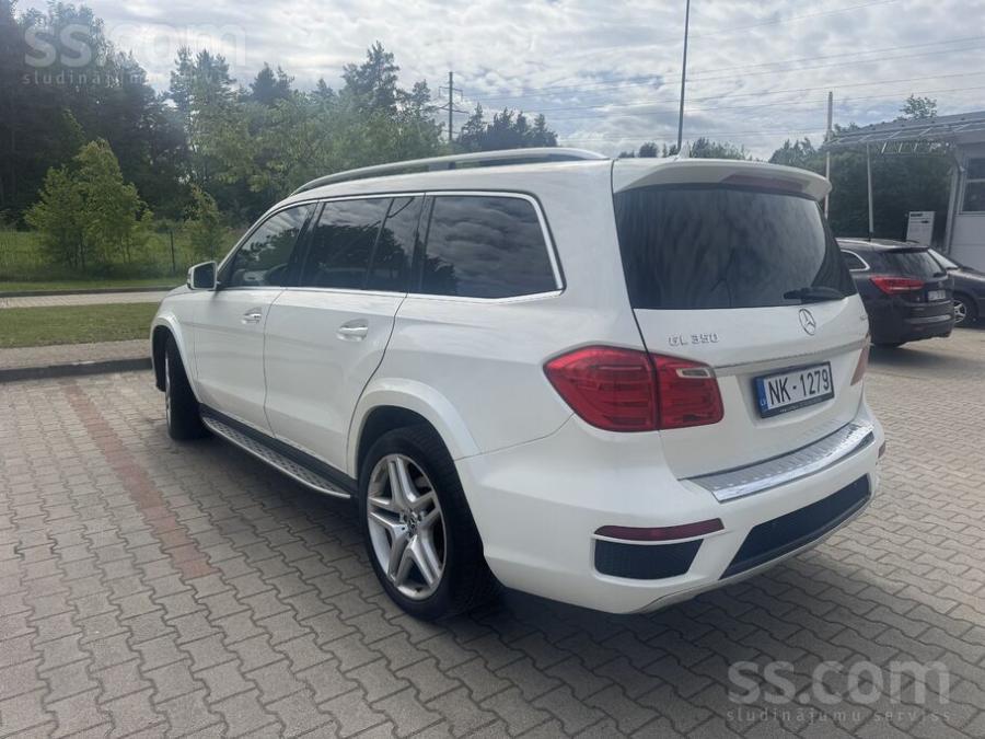 Белый Мерседес ГЛ 350 2012 в Рига, объемом двигателя 3.00 л и пробегом 296 тыс. км за 22500 €, фото 4 на AUTOMOTO.COM.LV