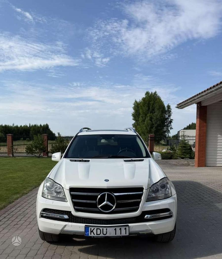 Balts Mercedes-Benz GL 350 2012 Klaipėda, ar dzinēja tilpumu 3.00 L un nobraukumu 200 tūkst. km par 12900 €, foto 3 vietnē AUTOMOTO.COM.LV