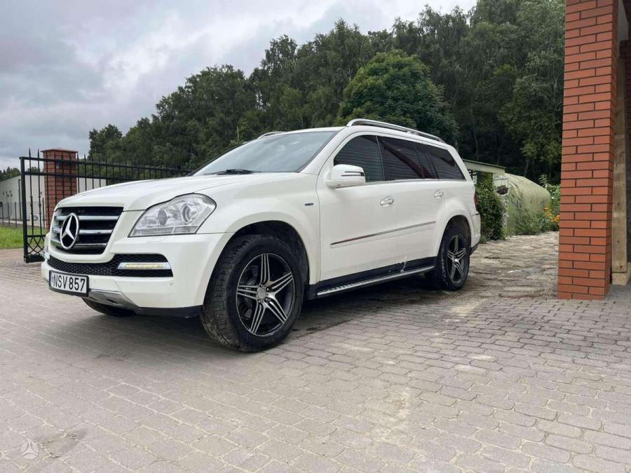 Balts Mercedes-Benz GL 350 2012 Klaipėda, ar dzinēja tilpumu 3.00 L un nobraukumu 200 tūkst. km par 12900 €, foto 4 vietnē AUTOMOTO.COM.LV