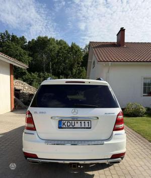 Balts Mercedes-Benz GL 350 2012 Klaipėda, ar dzinēja tilpumu 3.00 L un nobraukumu 200 tūkst. km par 12900 €, foto 5 vietnē AUTOMOTO.COM.LV