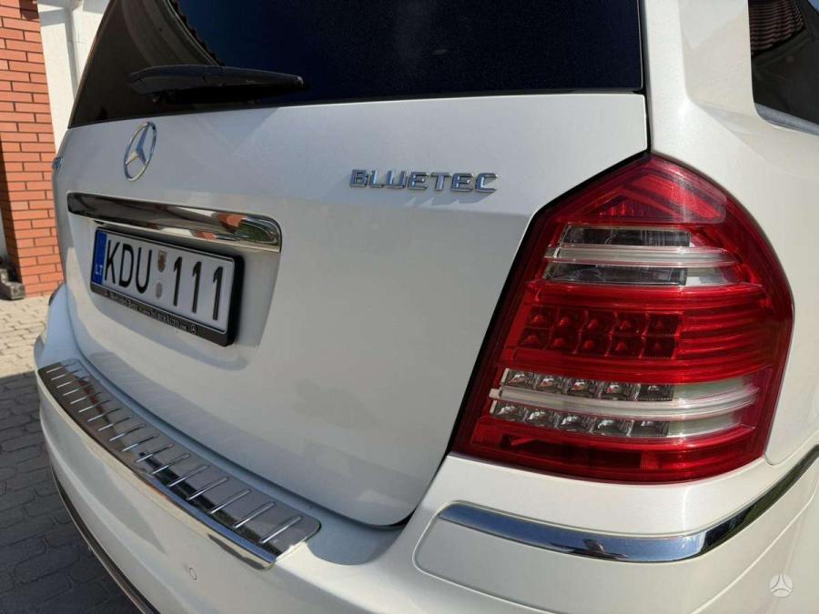 Balts Mercedes-Benz GL 350 2012 Klaipėda, ar dzinēja tilpumu 3.00 L un nobraukumu 200 tūkst. km par 12900 €, foto 6 vietnē AUTOMOTO.COM.LV