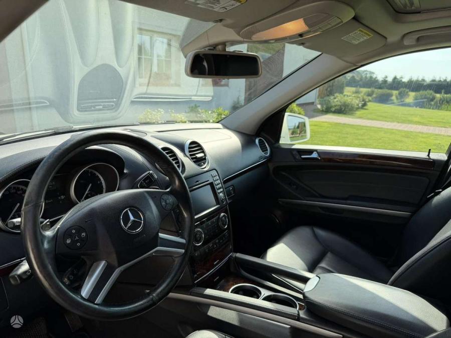 Balts Mercedes-Benz GL 350 2012 Klaipėda, ar dzinēja tilpumu 3.00 L un nobraukumu 200 tūkst. km par 12900 €, foto 7 vietnē AUTOMOTO.COM.LV