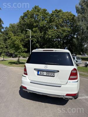 Balts Mercedes-Benz GL 350 2012 Rīga, ar dzinēja tilpumu 3.00 L un nobraukumu 256 tūkst. km par 7500 €, foto  vietnē AUTOMOTO.COM.LV