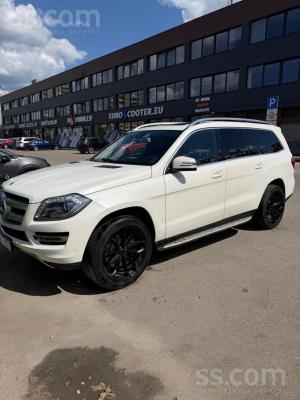 Balts Mercedes-Benz GL 350 2013 Rīga, ar dzinēja tilpumu 3.00 L un nobraukumu 405 tūkst. km par 13200 €, foto  vietnē AUTOMOTO.COM.LV