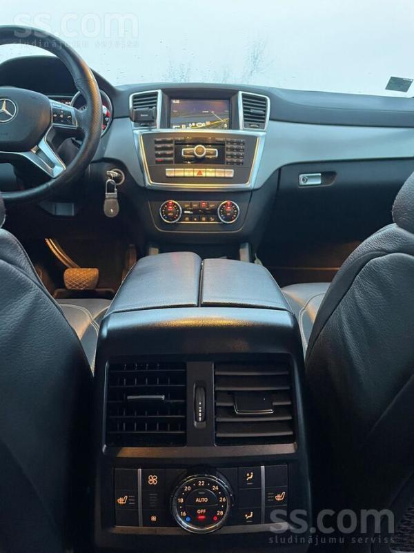 Balts Mercedes-Benz GL 350 2013 Rīga, ar dzinēja tilpumu 3.00 L un nobraukumu 405 tūkst. km par 13200 €, foto 9 vietnē AUTOMOTO.COM.LV