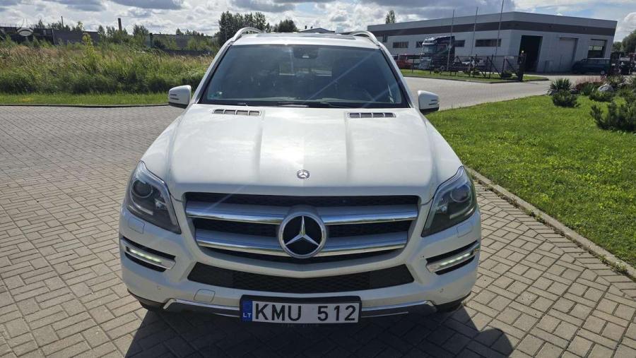 Balts Mercedes-Benz GL 350 2013 Panevēža, ar dzinēja tilpumu 2.99 L un nobraukumu 273 tūkst. km par 15500 €, foto 5 vietnē AUTOMOTO.COM.LV