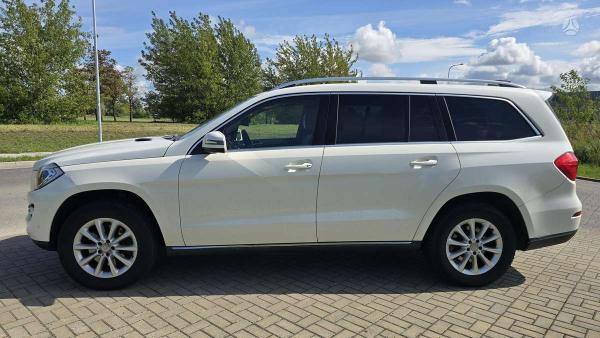 Balts Mercedes-Benz GL 350 2013 Panevēža, ar dzinēja tilpumu 2.99 L un nobraukumu 273 tūkst. km par 15500 €, foto 6 vietnē AUTOMOTO.COM.LV