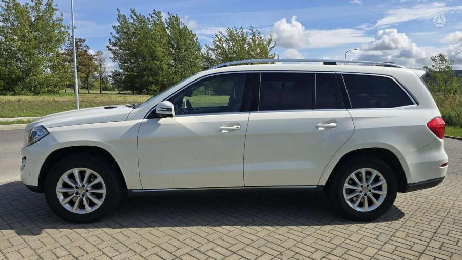 Balts Mercedes-Benz GL 350 2013 Panevēža, ar dzinēja tilpumu 2.99 L un nobraukumu 273 tūkst. km par 15500 €, foto 6 vietnē AUTOMOTO.COM.LV