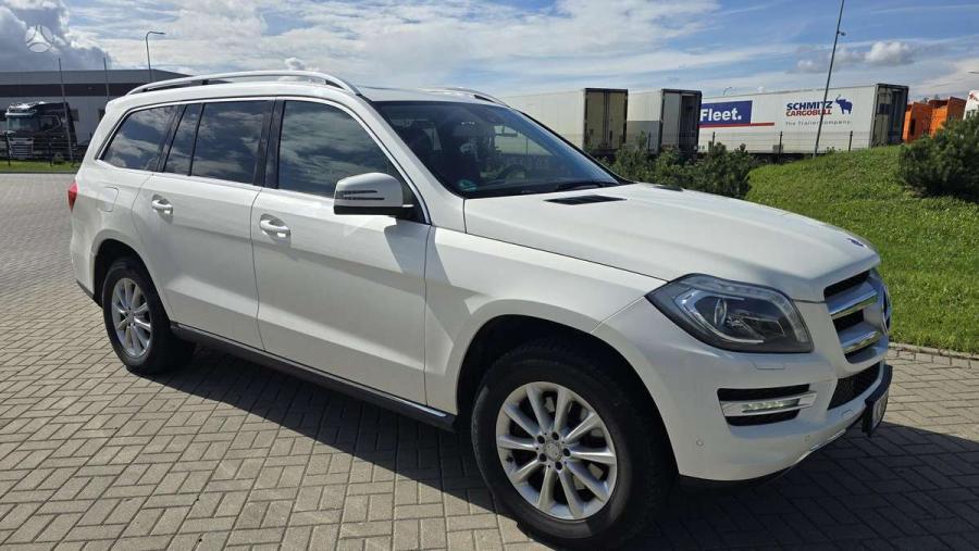 Balts Mercedes-Benz GL 350 2013 Panevēža, ar dzinēja tilpumu 2.99 L un nobraukumu 273 tūkst. km par 15500 €, foto 7 vietnē AUTOMOTO.COM.LV