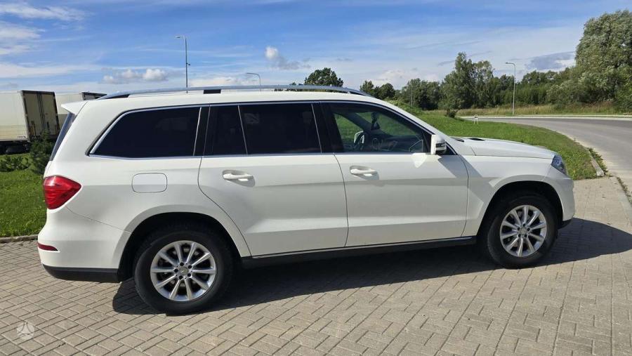Balts Mercedes-Benz GL 350 2013 Panevēža, ar dzinēja tilpumu 2.99 L un nobraukumu 273 tūkst. km par 15500 €, foto 8 vietnē AUTOMOTO.COM.LV
