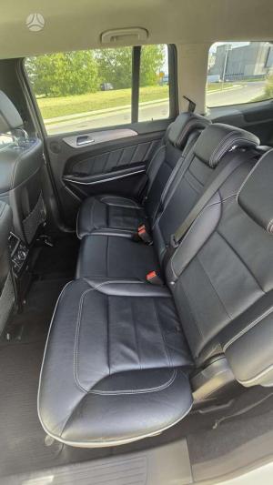 Balts Mercedes-Benz GL 350 2013 Panevēža, ar dzinēja tilpumu 2.99 L un nobraukumu 273 tūkst. km par 15500 €, foto 19 vietnē AUTOMOTO.COM.LV