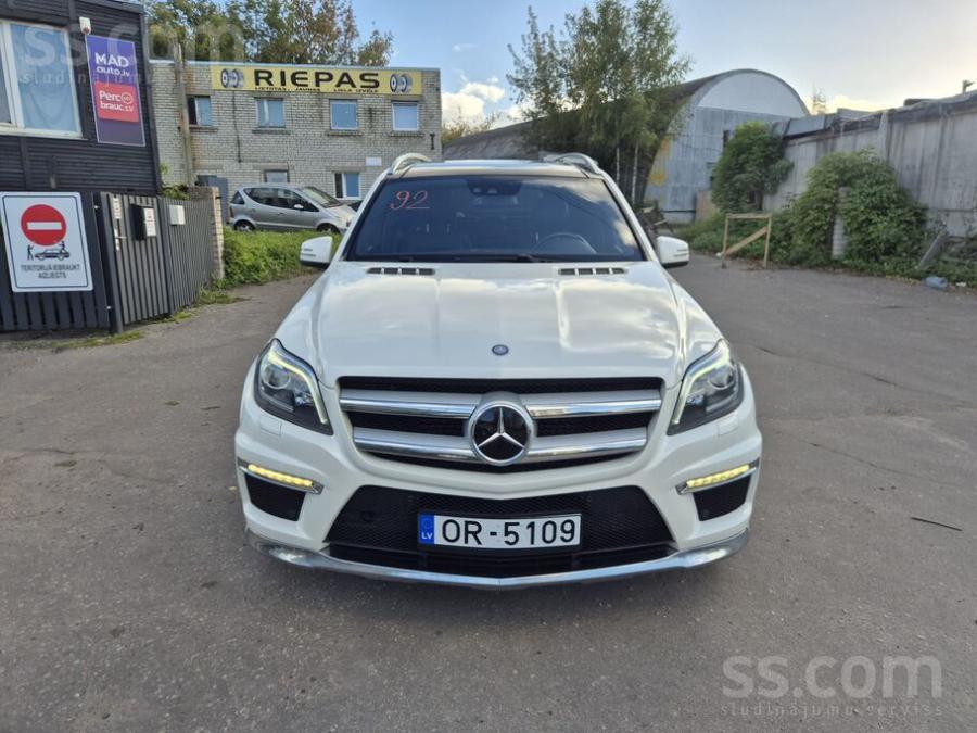 Белый Мерседес ГЛ 350 2013 в Рига, объемом двигателя 3.00 л и пробегом 263 тыс. км за 22990 €, фото 4 на AUTOMOTO.COM.LV