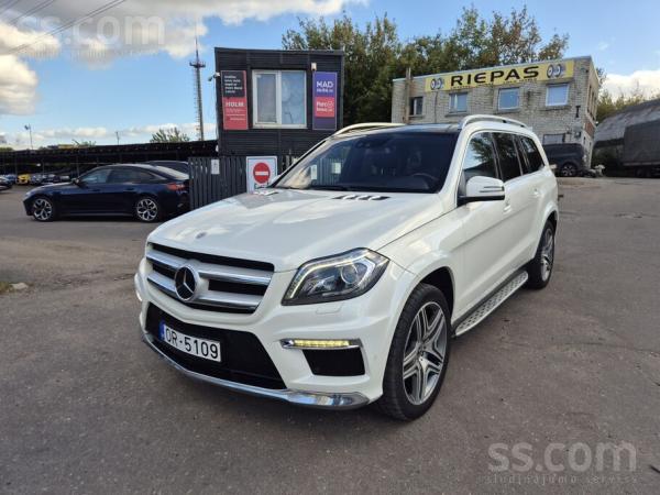 White Mercedes-Benz GL 350 2013 in Riga, with an engine capacity of 3.00 L and mileage of 263 thousand km for 22990 €, photo 5 on AUTOMOTO.COM.LV