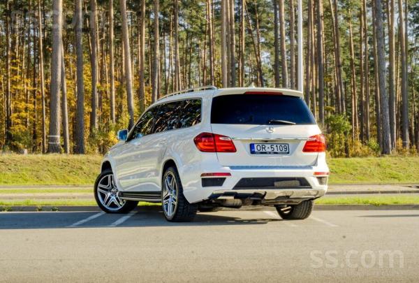 Balts Mercedes-Benz GL 350 2013 Rīga, ar dzinēja tilpumu 3.00 L un nobraukumu 263 tūkst. km par 22990 €, foto 9 vietnē AUTOMOTO.COM.LV