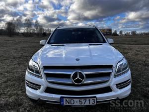 White Mercedes-Benz GL 350 2014 in Riga, with an engine capacity of 3.00 L and mileage of 445 thousand km for 16000 €, photo 1 on AUTOMOTO.COM.LV
