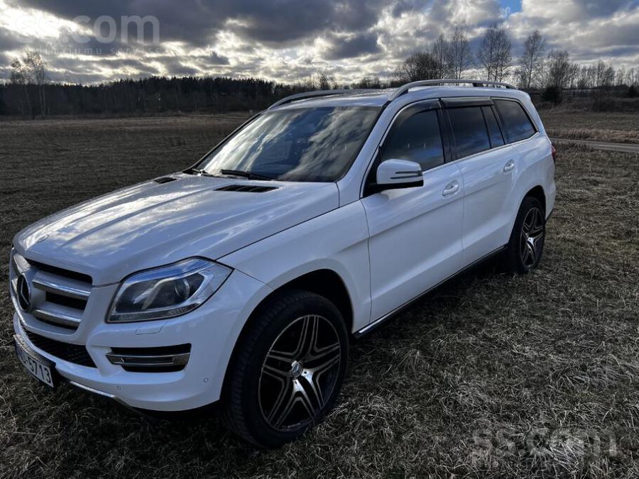 White Mercedes-Benz GL 350 2014 in Riga, with an engine capacity of 3.00 L and mileage of 445 thousand km for 16000 €, photo 5 on AUTOMOTO.COM.LV