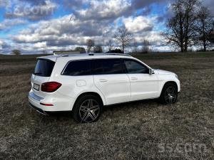 White Mercedes-Benz GL 350 2014 in Riga, with an engine capacity of 3.00 L and mileage of 445 thousand km for 16000 €, photo 7 on AUTOMOTO.COM.LV