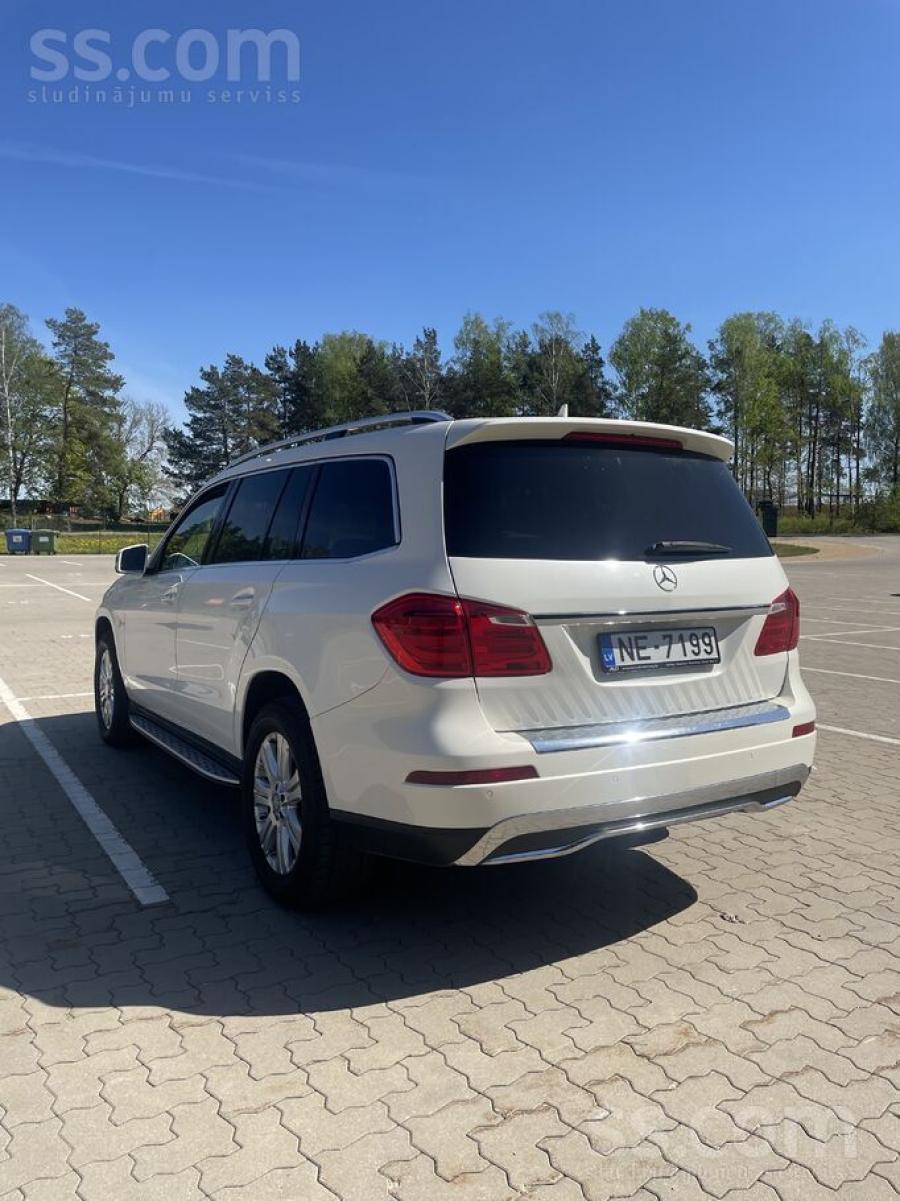 Balts Mercedes-Benz GL 350 2014 Rīga, ar dzinēja tilpumu 3.00 L un nobraukumu 110 tūkst. km par 27700 €, foto 4 vietnē AUTOMOTO.COM.LV