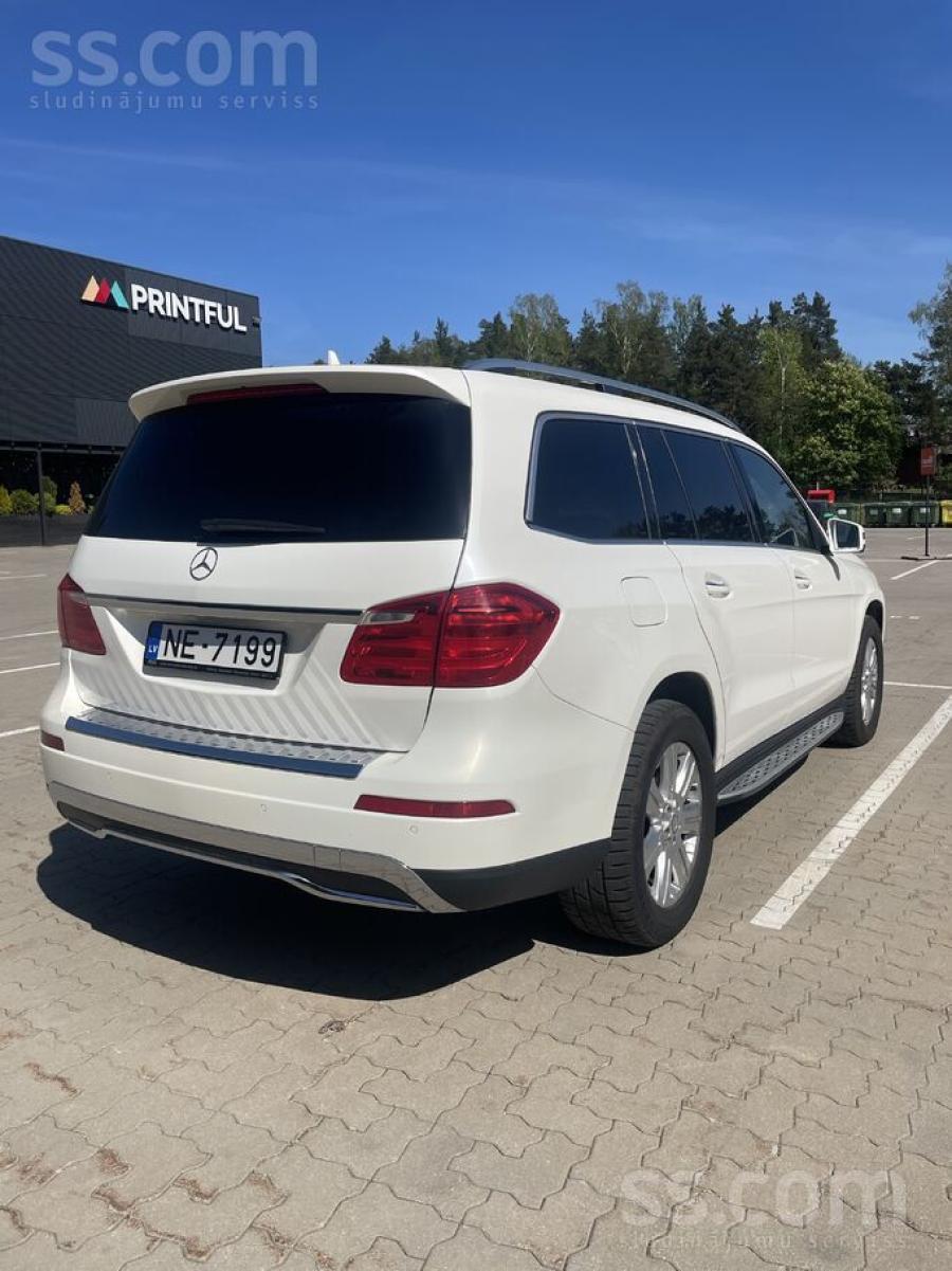 Balts Mercedes-Benz GL 350 2014 Rīga, ar dzinēja tilpumu 3.00 L un nobraukumu 110 tūkst. km par 27700 €, foto 5 vietnē AUTOMOTO.COM.LV