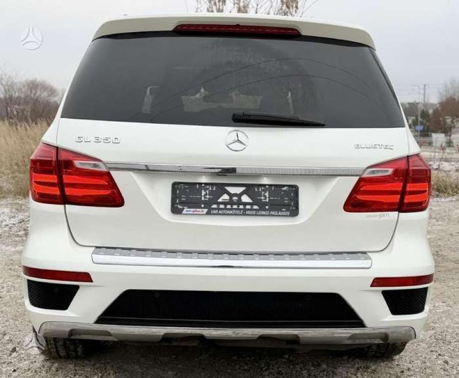 White Mercedes-Benz GL 350 2014 in Siauliai, with an engine capacity of 2.99 L and mileage of 360 thousand km for 19950 €, photo 6 on AUTOMOTO.COM.LV