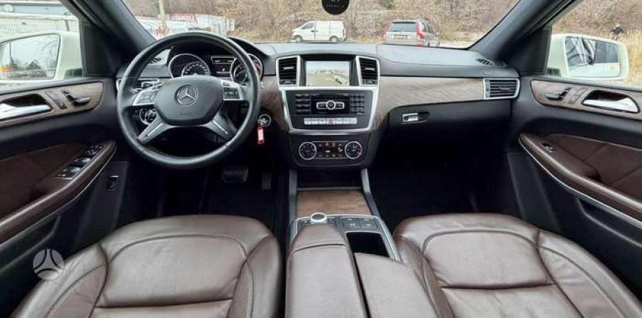 Balts Mercedes-Benz GL 350 2014 Šauļi, ar dzinēja tilpumu 2.99 L un nobraukumu 360 tūkst. km par 19950 €, foto 24 vietnē AUTOMOTO.COM.LV