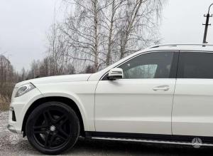 White Mercedes-Benz GL 350 2014 in Siauliai, with an engine capacity of 2.99 L and mileage of 360 thousand km for 19950 €, photo 11 on AUTOMOTO.COM.LV