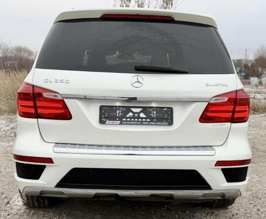 White Mercedes-Benz GL 350 2014 in Siauliai, with an engine capacity of 2.99 L and mileage of 360 thousand km for 19950 €, photo 6 on AUTOMOTO.COM.LV