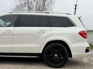 White Mercedes-Benz GL 350 2014 in Siauliai, with an engine capacity of 2.99 L and mileage of 360 thousand km for 19950 €, photo 12 on AUTOMOTO.COM.LV