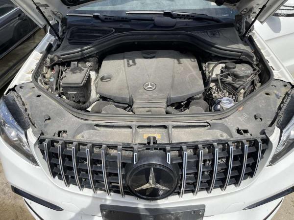 White Mercedes-Benz GL 350 2014 in Kaunas, with an engine capacity of 2.99 L and mileage of 200 thousand km for 9400 €, photo 10 on AUTOMOTO.COM.LV