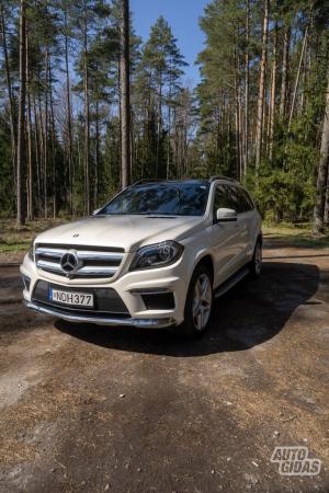 Balts Mercedes-Benz GL 350 2015 Panevēža, ar dzinēja tilpumu 3.00 L un nobraukumu 124 tūkst. km par 25000 €, foto  vietnē AUTOMOTO.COM.LV