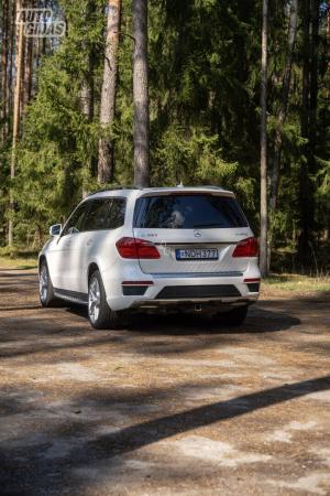 Balts Mercedes-Benz GL 350 2015 Panevēža, ar dzinēja tilpumu 3.00 L un nobraukumu 124 tūkst. km par 25000 €, foto 5 vietnē AUTOMOTO.COM.LV