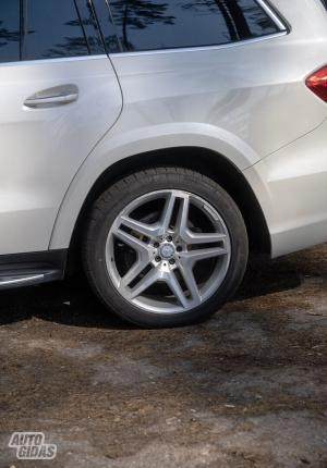 Balts Mercedes-Benz GL 350 2015 Panevēža, ar dzinēja tilpumu 3.00 L un nobraukumu 124 tūkst. km par 25000 €, foto 9 vietnē AUTOMOTO.COM.LV